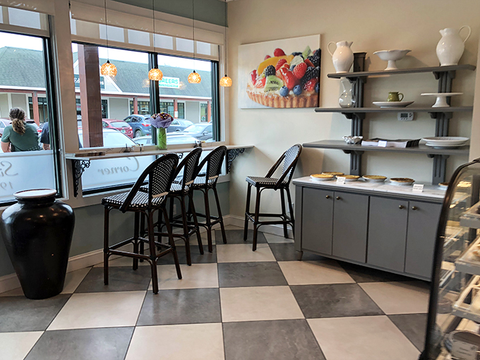 Who needs a therapist when you have cozy corners like this? It's cheaper than a session and comes with cake!