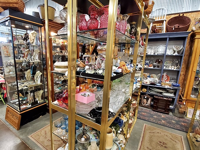 Sparkle and shine, oh my! This glassware collection could make even Liberace say, "Maybe that's a bit much." But we love it anyway!