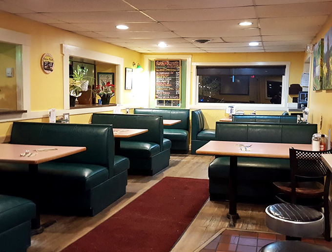 Cozy booths and retro charm &ndash; it's like sitting in a Norman Rockwell painting, but with better food and fewer judgmental looks from your grandma.