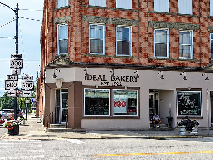 Gibsonburg's slice of heaven! Where cream horns sing and cinnamon rolls could double as pillows.