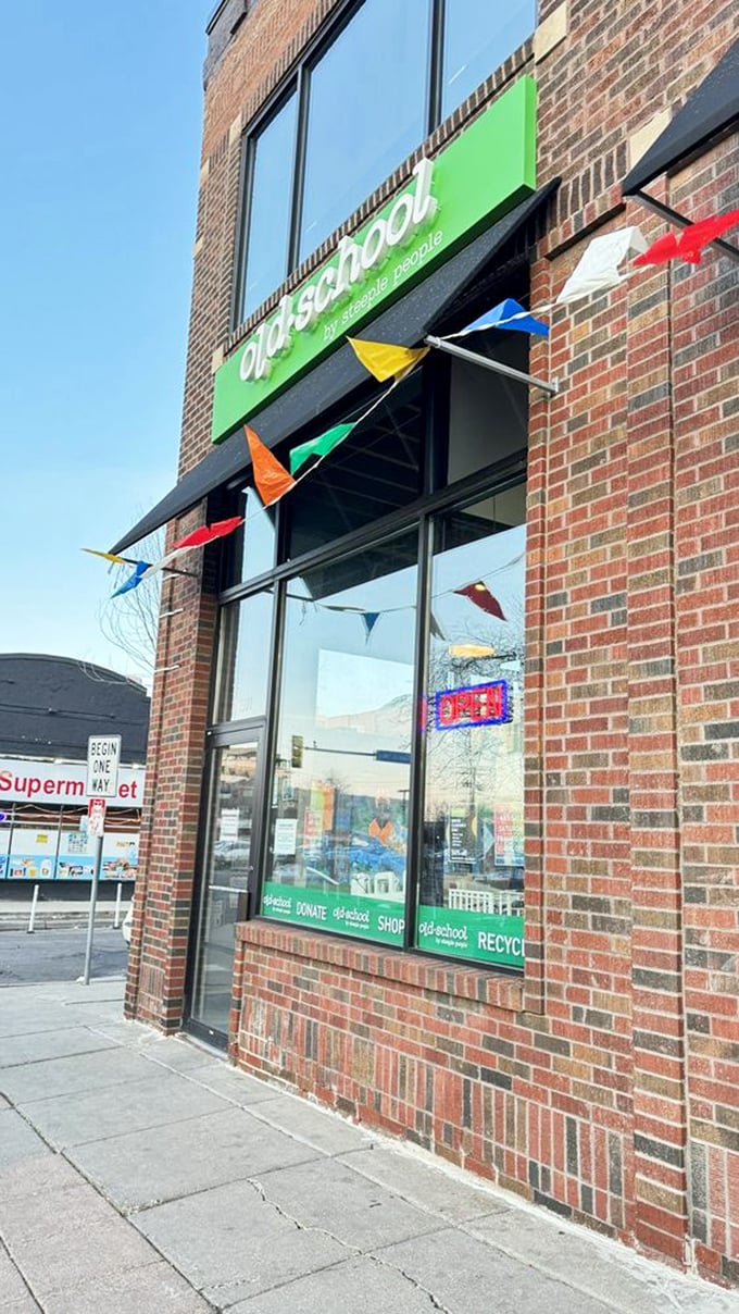 Old School: Where shopping meets time travel! Dive into decades past and emerge with tomorrow's treasures.