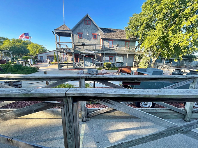 Where barn meets boardwalk: this rustic-modern fusion proves fun knows no architectural boundaries.