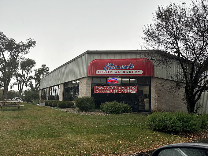 Red awning, white building, and pastries of every hue. It's a delicious United Nations of baked goods right here in the Midwest! Photo credit: Jim Richards