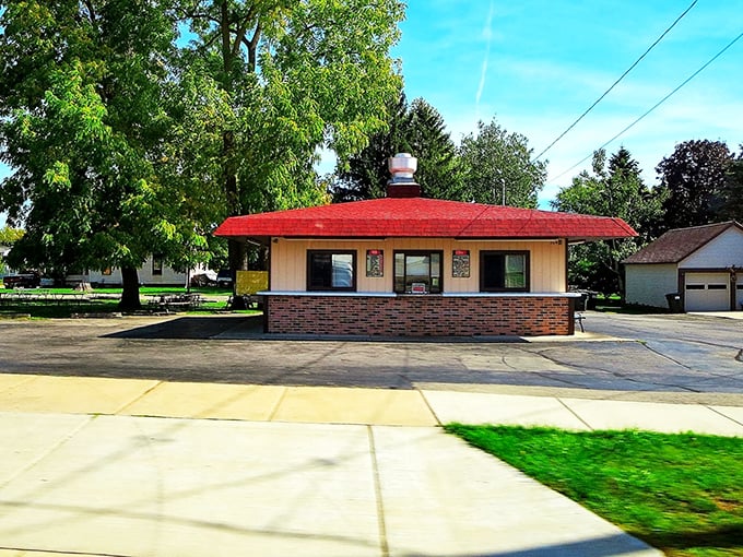 Mullin's under the summer sky: Where every meal feels like a picnic and every bite tastes like freedom. No ants included!