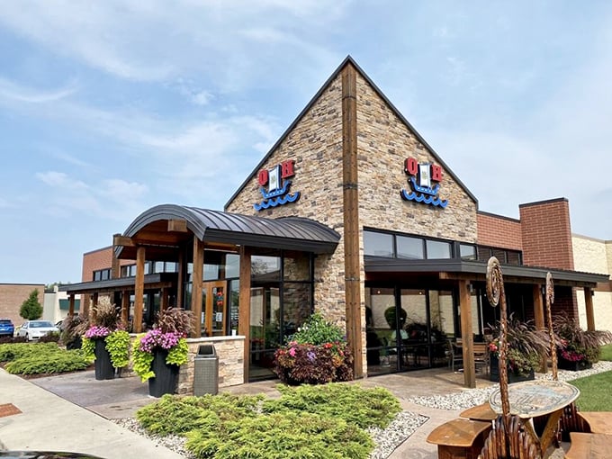 Flowers outside, flour inside! O&H's welcoming facade is like a hug for your eyes before the pastries hug your stomach.