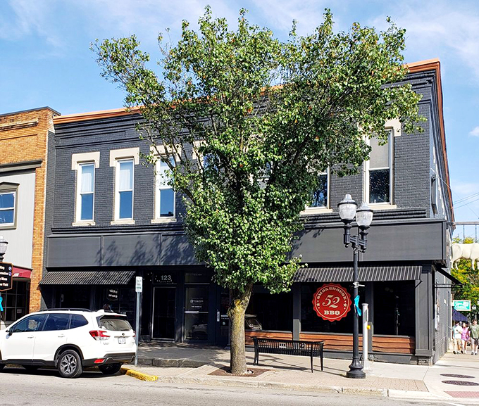 Sleek, chic, and oh-so-unique. Smokehouse 52 proves that BBQ can rock a little black dress and still keep it real.