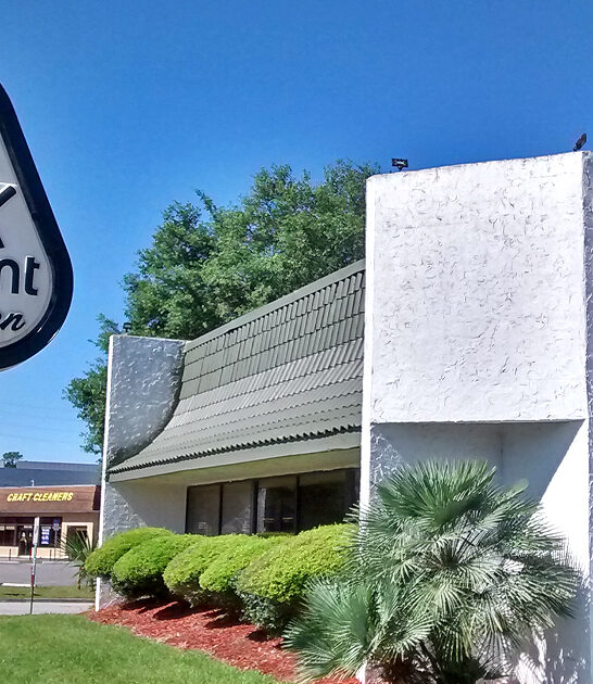 clock themed restaurant florida ftr