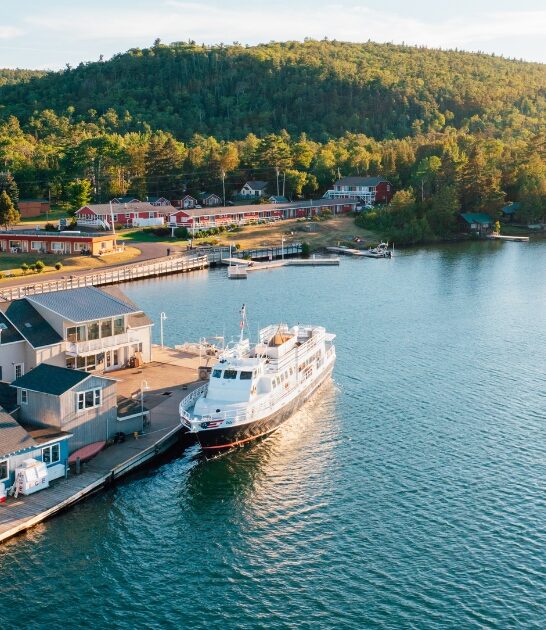 dreamy lakeside towns michigan ftr