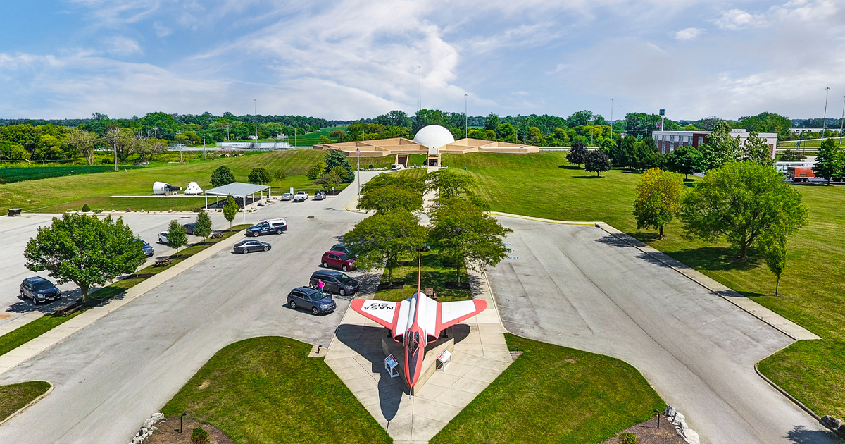 This Fascinating Aerospace Museum In Ohio Will Take You To The Moon And ...