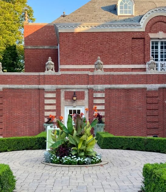 hidden formal gardens illinois ftr