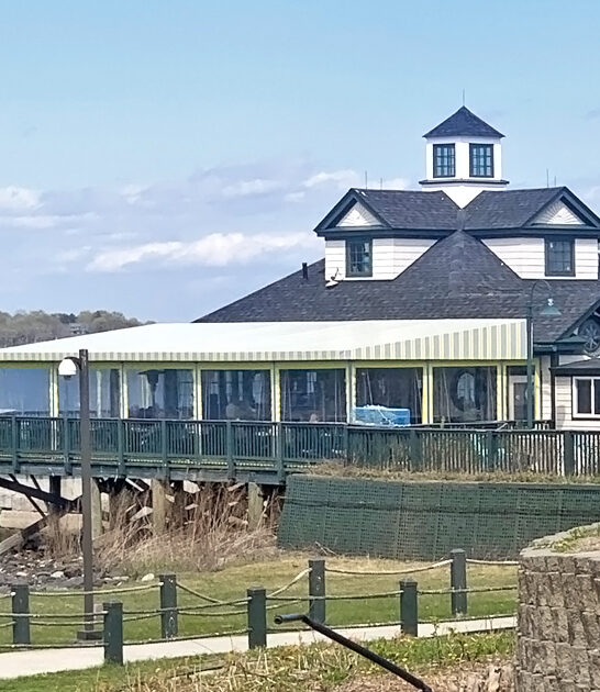 picturesque waterfront restaurant maine ftr