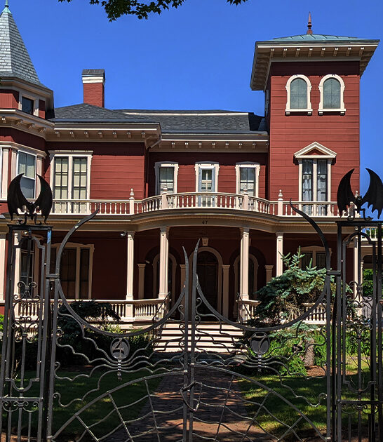 spooky iconic houses maine ftr