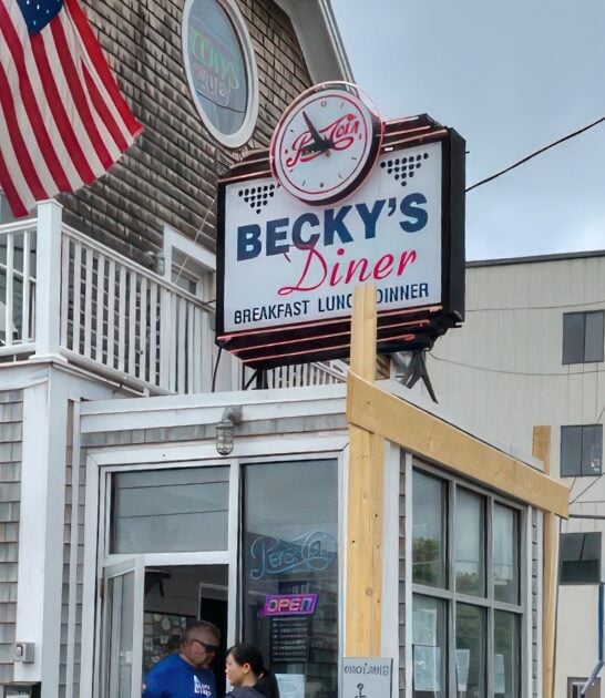 unassuming maine diner chowder ftr
