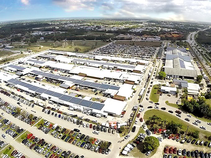 A shopper's paradise from the sky! Fleamasters Fleamarket sprawls like a treasure-filled metropolis, promising adventures in every aisle. Who needs a map when you've got curiosity?