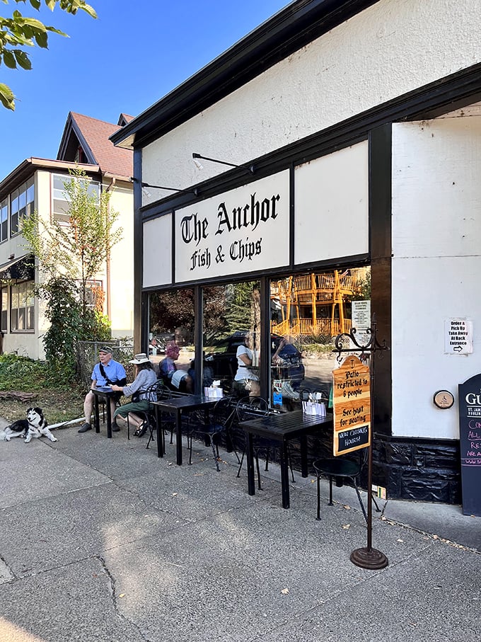 Welcome to The Anchor, where fish and chips dreams come true! This cozy spot in Minneapolis is like finding a pot of golden, crispy cod at the end of a rainbow.