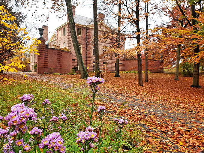Welcome to Wonderland!" This whimsical trail leads to a mansion that would make Mr. Darcy green with envy. Jane Austen meets Midwest charm!