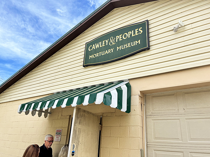 Welcome to the afterlife's waiting room! This unassuming exterior houses a treasure trove of morbidly fascinating history. Who knew the great beyond had such curb appeal?