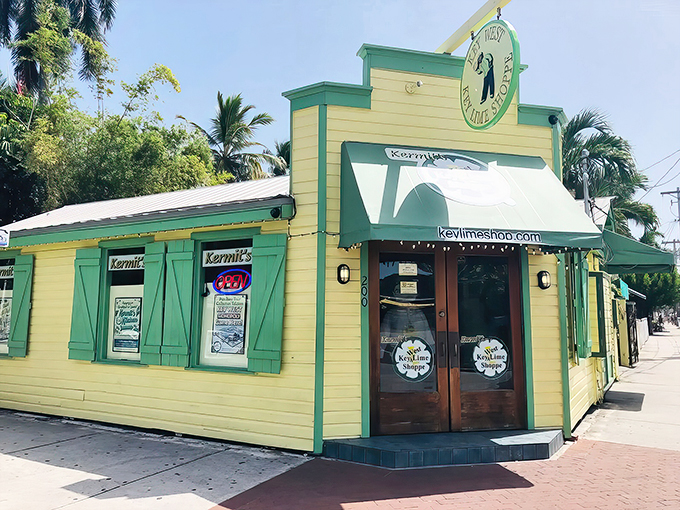A slice of Key West paradise! This cheerful yellow building is like a beacon for lime lovers, beckoning you with its promise of zesty delights.