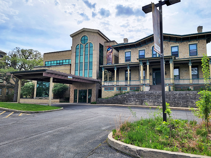 A time-traveling architectural marvel! The Burpee Museum blends classic charm with modern flair, like a Victorian gentleman sporting sneakers.