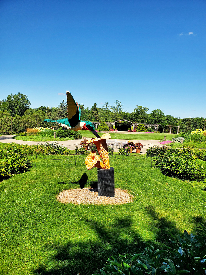 This stunning garden invites you to leave your worries behind and step into a world where nature reigns supreme.