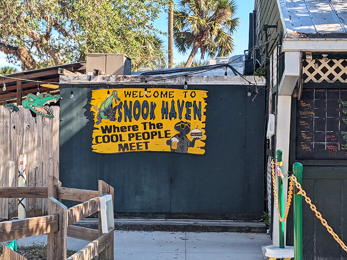 "Where the cool people meet" &ndash; and by cool, they mean anyone who appreciates good food and even better company. Welcome to Snook Haven!