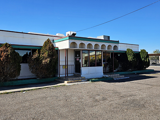 Welcome to Mel's Diner, where the neon sign shines brighter than the Arizona sun! This retro oasis promises a journey back in time with every bite.