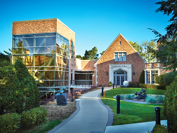 Tudor charm meets avian artistry! The Leigh Yawkey Woodson Art Museum's exterior is like a storybook come to life, inviting visitors to step into a world where nature and creativity collide.