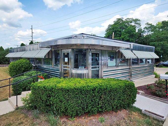 Step back in time! Joni's Diner's gleaming exterior is like a chrome-plated DeLorean, minus the flux capacitor but with all the charm.