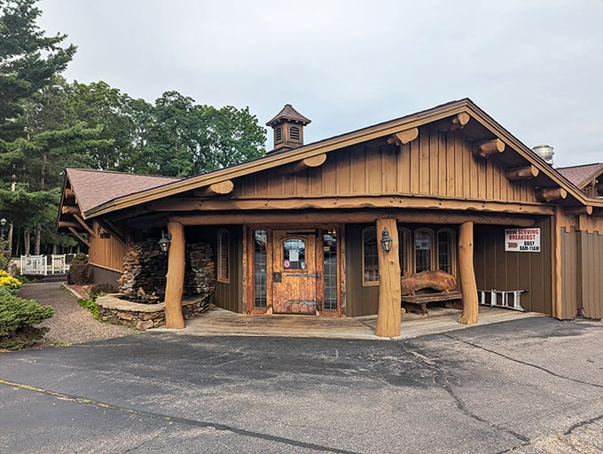 Log cabin meets gourmet getaway! River's Edge Pub & Grub's rustic exterior promises a cozy retreat from the hustle and bustle of Wisconsin Dells.