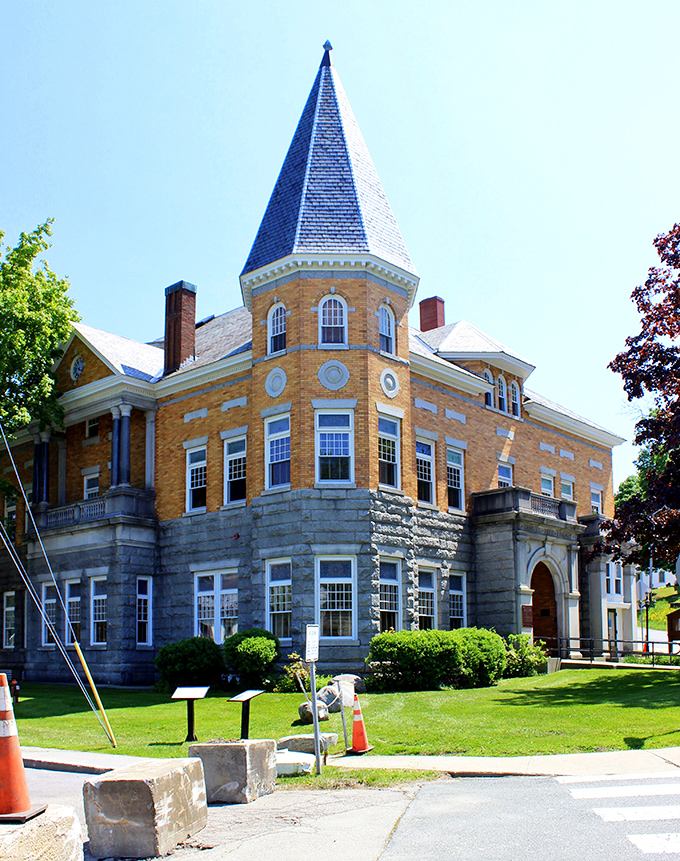 A fairytale castle or a library? This architectural gem proves you can judge a book by its cover &ndash; and it's a bestseller!