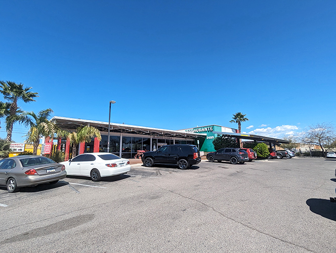 Welcome to flavor town! El G&uuml;ero Canelo's exterior beckons with the promise of Sonoran delights, like a culinary oasis in the Arizona desert.