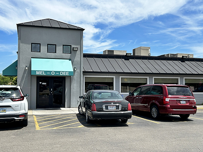 A slice of Americana, served fresh daily! Mel-O-Dee's unassuming exterior belies the culinary treasures within. It's like finding a pearl in an Ohio oyster.