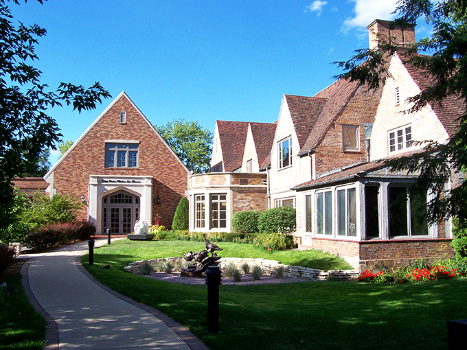 Tudor charm meets avian artistry! The Leigh Yawkey Woodson Art Museum's exterior is like a storybook come to life, inviting visitors to step into a world where nature and creativity collide.