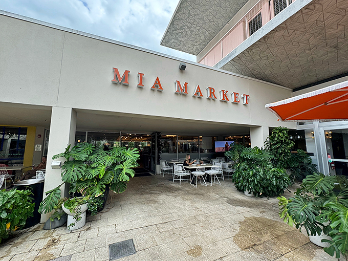 Mia Market: Where culinary dreams come true and diets go to die (in the most delicious way possible). This glowing beacon of gastronomy beckons food lovers from far and wide.