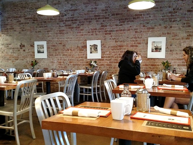 Happy diners, brick walls, and comfort food &ndash; it's like Norman Rockwell painted a scene, then added avocado toast.