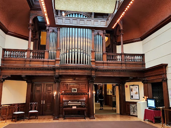 This isn't just a piano, it's a time machine. One chord and you're transported to a Gatsby party, minus the drama and plus indoor plumbing.