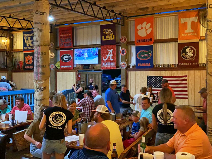 Where everybody knows your name... and your favorite oyster preparation! This lively crowd is living their best seafood life.