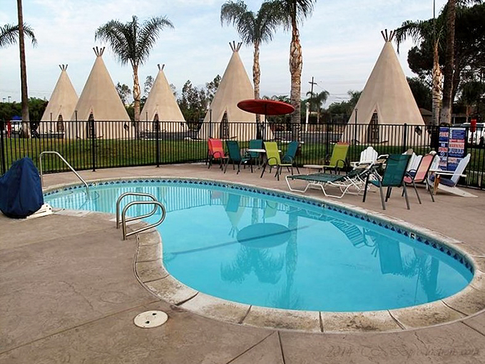 Who says you can't have it all? Swim in a kidney-shaped pool while gazing at teepees. It's like "Splash" meets "Dances with Wolves."