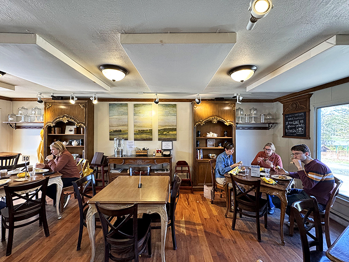 A scene straight out of a Norman Rockwell painting, if Norman had a thing for fantastic coffee and pastries.