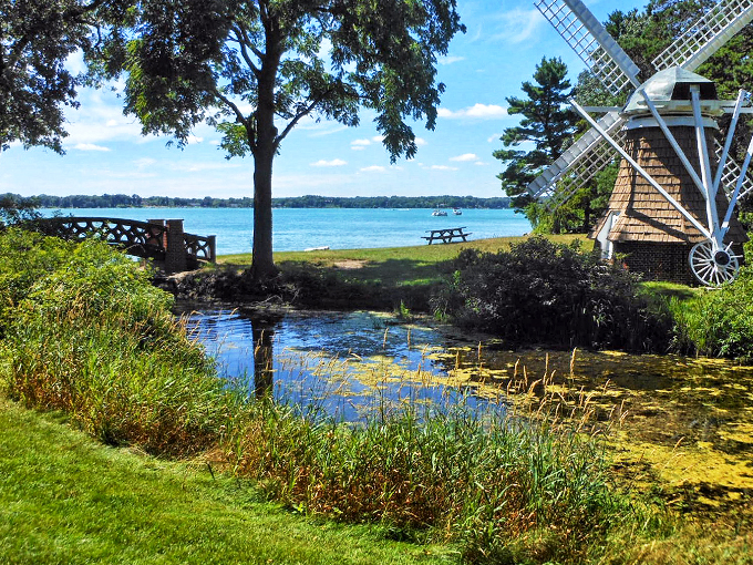 Pond goals, anyone? This serene spot is giving major "Monet painting come to life" vibes. Water lilies not included, but equally dreamy.