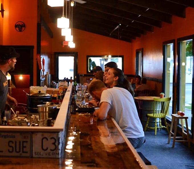 Where strangers become amigos! Mojo's dining room is a melting pot of locals and tourists, all united by the universal language of "Yum!"