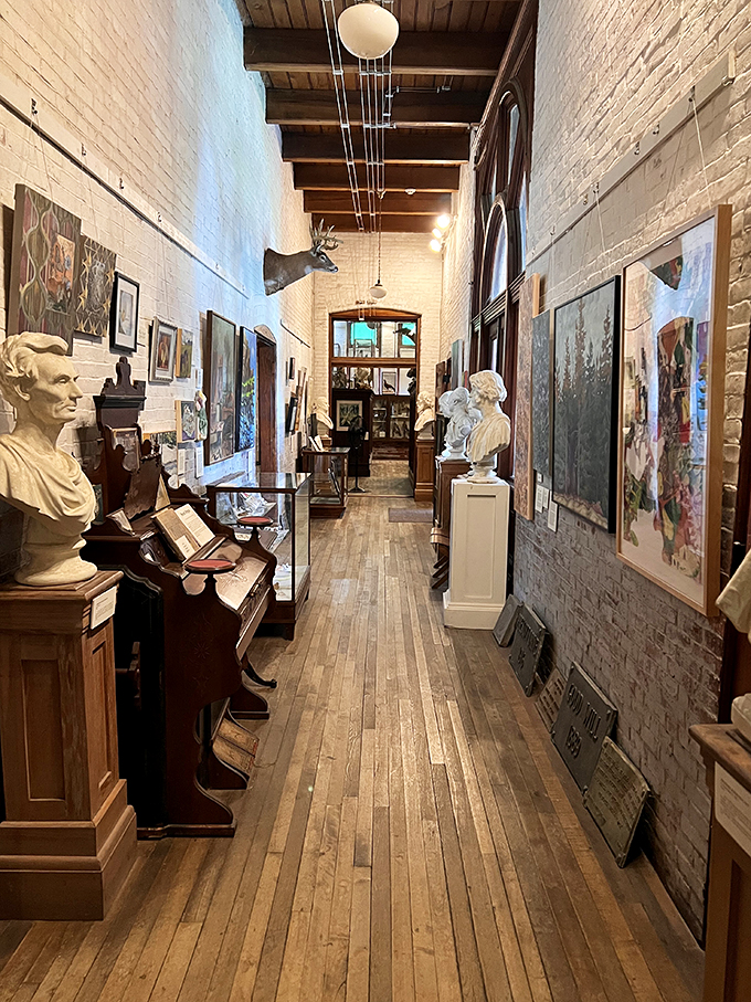 Art meets taxidermy in this gallery of the wild. It's like walking through a 3D nature painting &ndash; just don't expect anything to fly away!