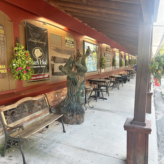 Pull up a chair and stay awhile! Singleton's outdoor seating area is the perfect spot for people-watching and sandwich-savoring.