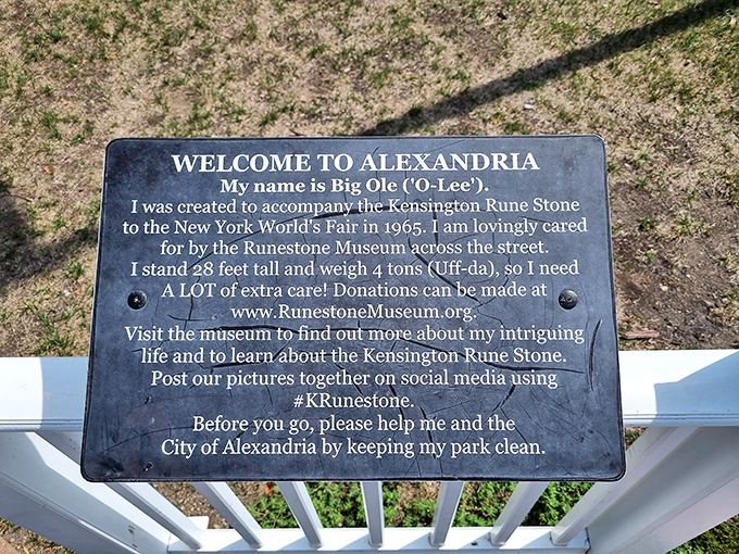 Big Ole introduces himself with Midwestern charm. Four tons of Viking hospitality &ndash; no longship required for this journey!
