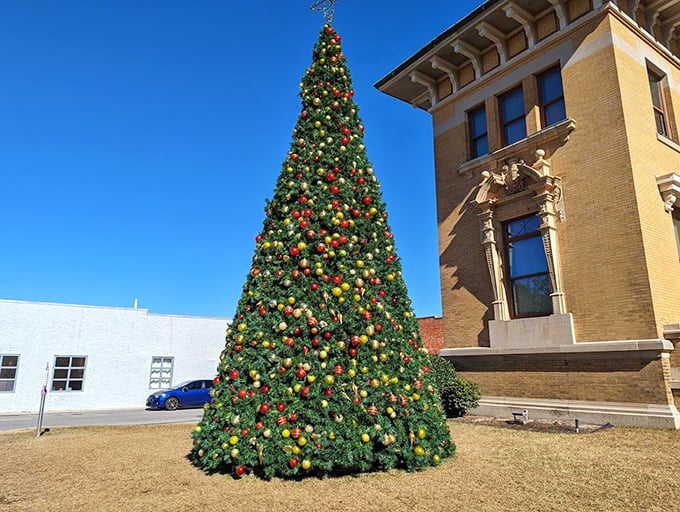 Pensacola's historic district dolls up for the holidays. It's like Colonial Williamsburg decided to take a Florida vacation!