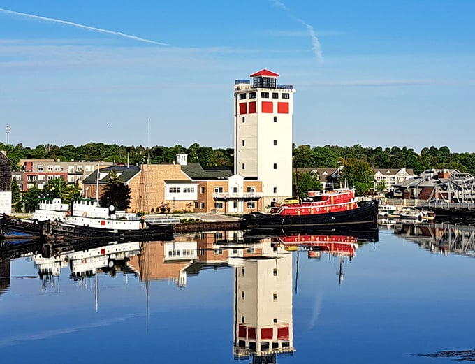 Lighthouse of knowledge: Dive into Great Lakes lore without getting your feet wet.