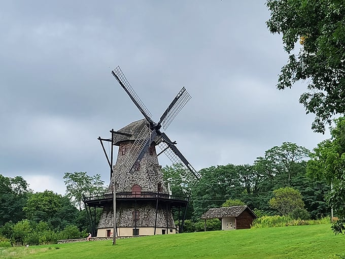 Mansion, museum, and manicured gardens. It's like Downton Abbey meets Midwest charm.