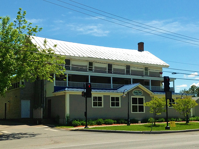 Carrot meet cute! Fall in love with locally grown goodness at this charming market.