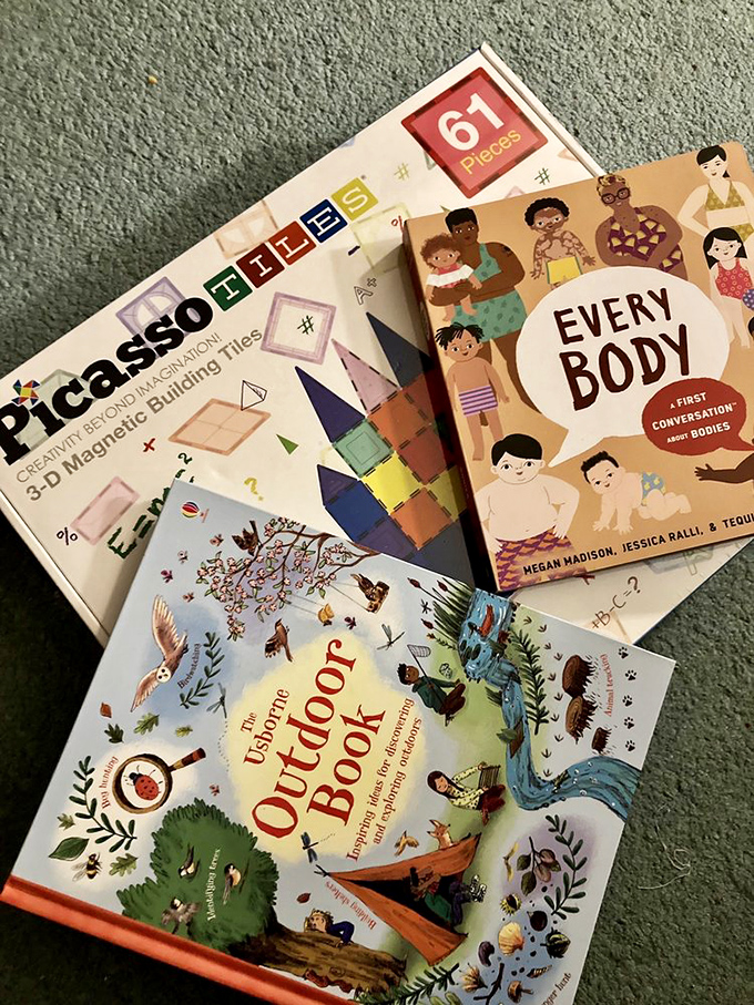 From "Picasso Tiles" to "Everybody" &ndash; these aren't your average bedtime stories. Prepare for some mind-expanding playtime, folks!