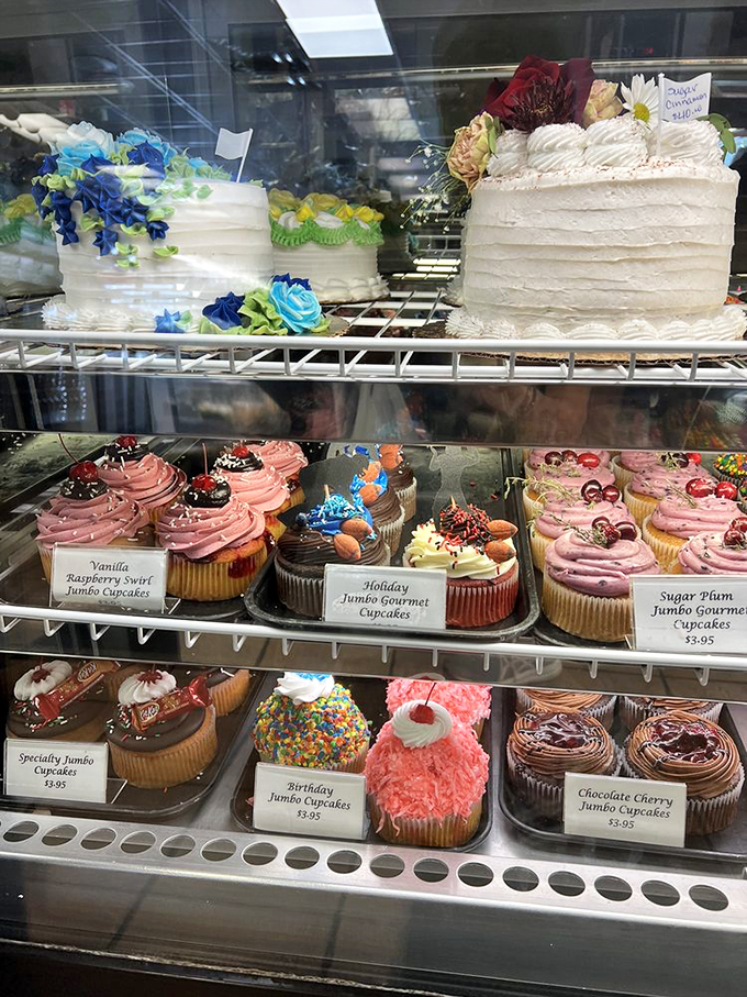 Wedding cakes or edible sculptures? These tiered masterpieces are ready to star in your sweetest dreams &ndash; or your next celebration.